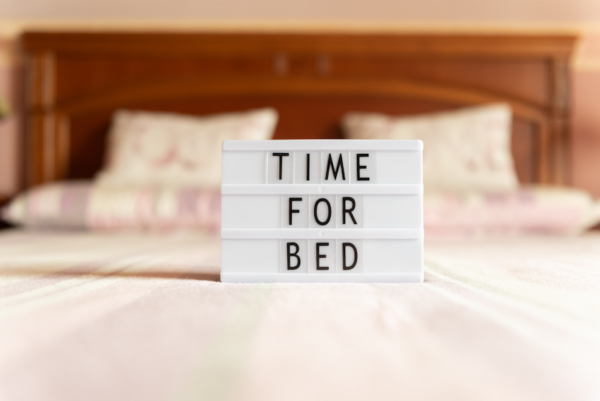 How To Establish A Good Bedtime Routine (For Adults) - SOMALEAF Whole ...